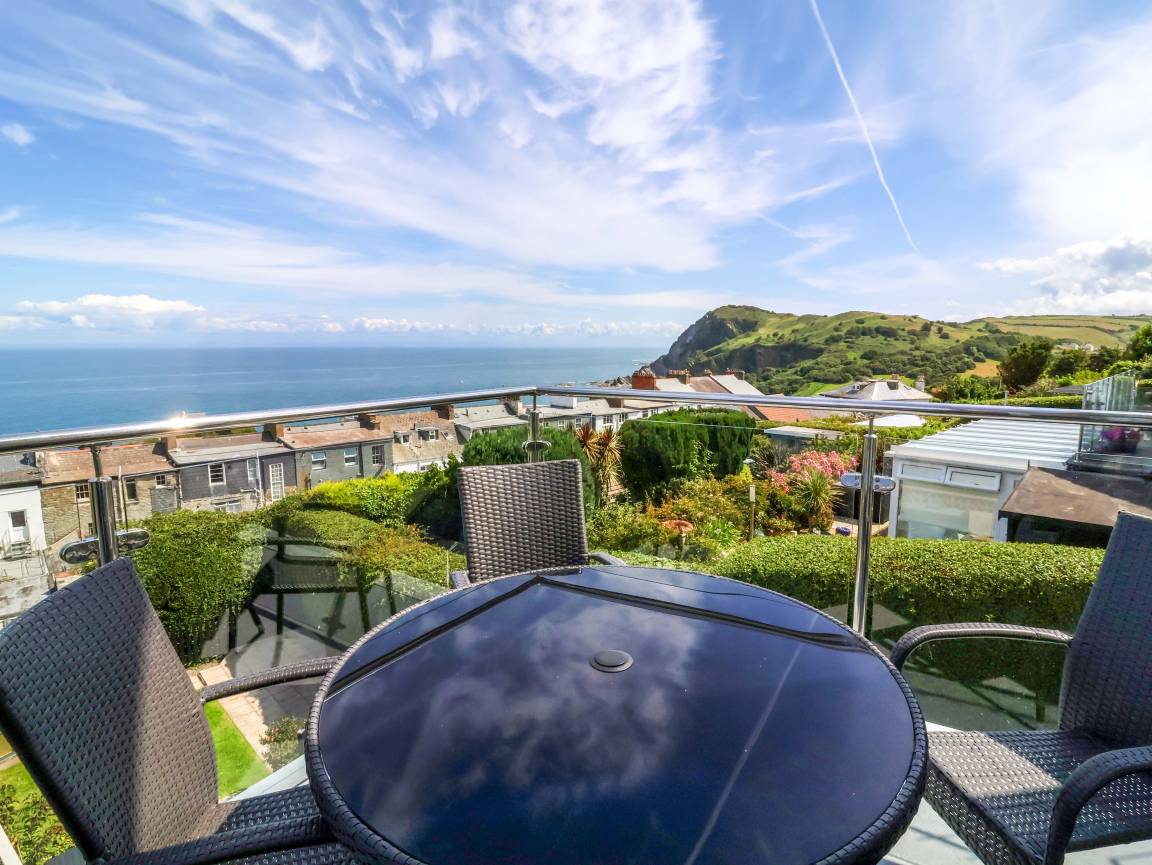 Cottage ∙ 4 Bedrooms ∙ 8 Guests - Tunnels Beaches