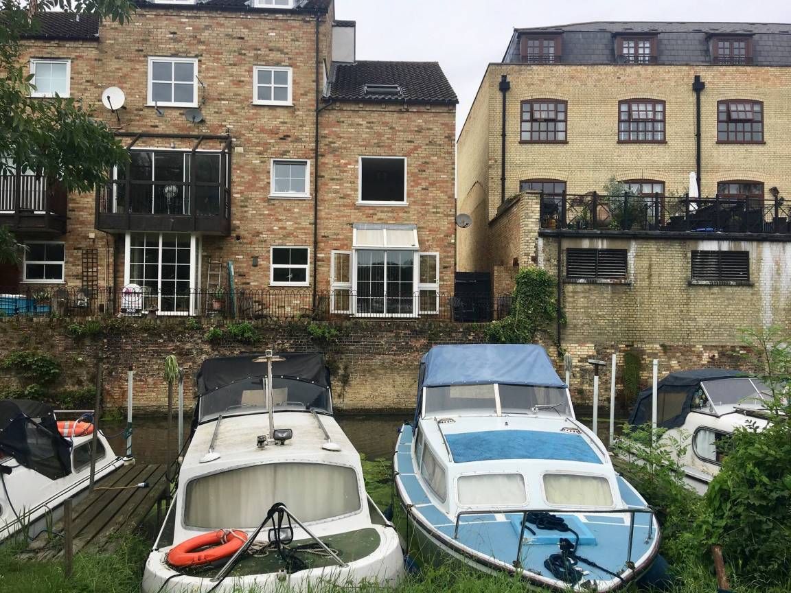 100 M² Apartment ∙ 2 Bedrooms ∙ 4 Guests - St Neots