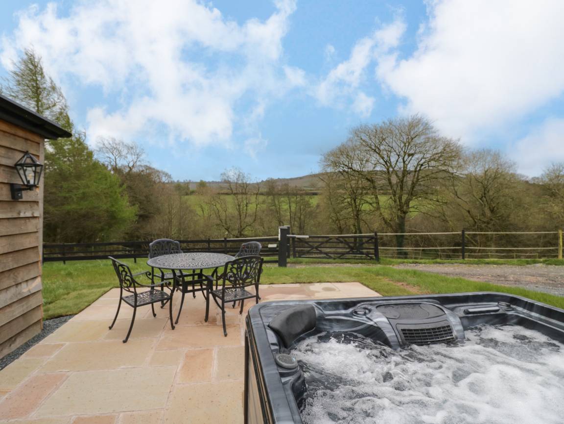 Cottage ∙ 2 Bedrooms ∙ 4 Guests - West Midlands