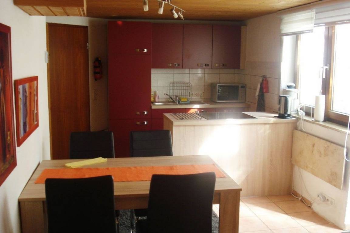 55 M² Ferienwohnung ∙ 1 Schlafzimmer ∙ 5 Gäste - Reutlingen