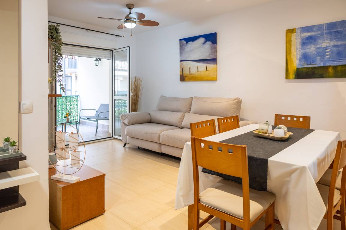 75 M² Huoneisto ∙ 3 Makuuhuonetta ∙ 5 Vierasta - Roquetas de Mar