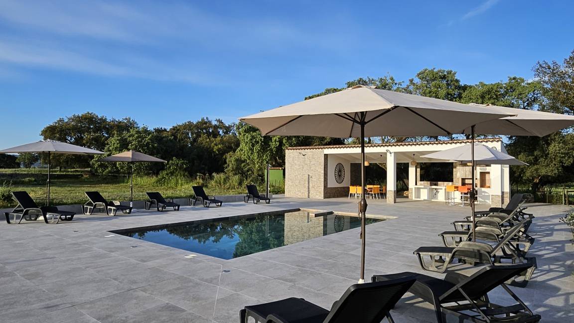 450 M² Casa Rural ∙ 6 Habitaciones ∙ 12 Huéspedes - Barcarrota