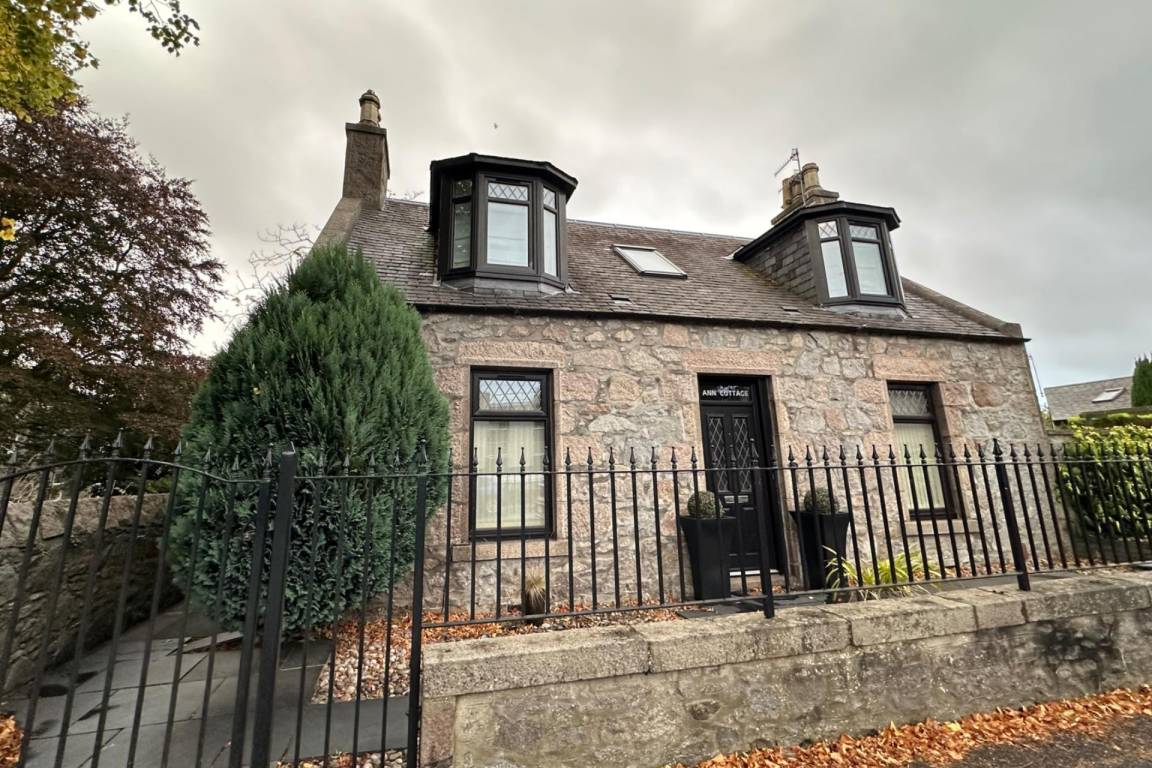 50 M² Cottage ∙ 3 Bedrooms ∙ 9 Guests - Aberdeen