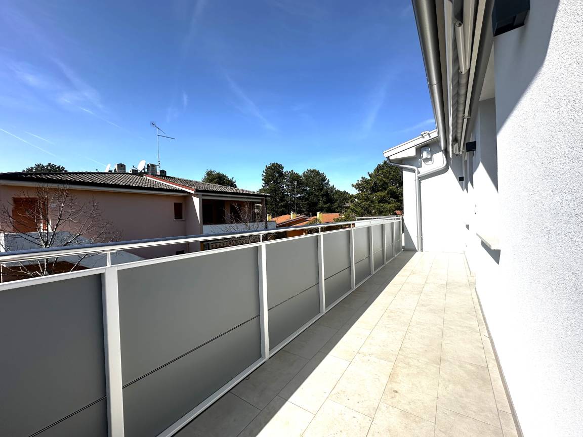 60 M² Huoneisto ∙ 4 Makuuhuonetta ∙ 7 Vierasta - Bibione