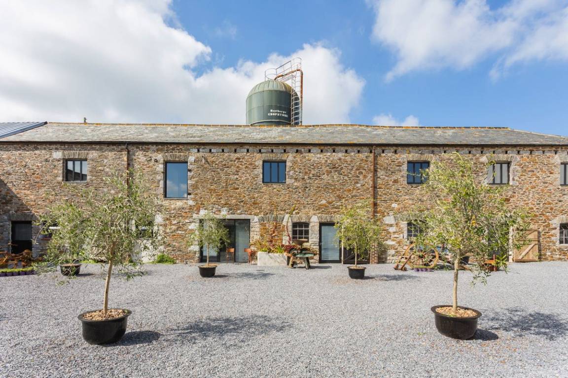 Villa ∙ 6 Bedrooms ∙ 20 Guests - Ashburton