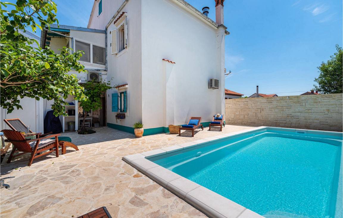 200 M² House ∙ 6 Bedrooms ∙ 13 Guests - Zadar