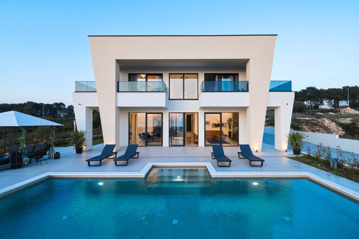 550 M² Villa ∙ 4 Habitaciones ∙ 8 Huéspedes - Zadar