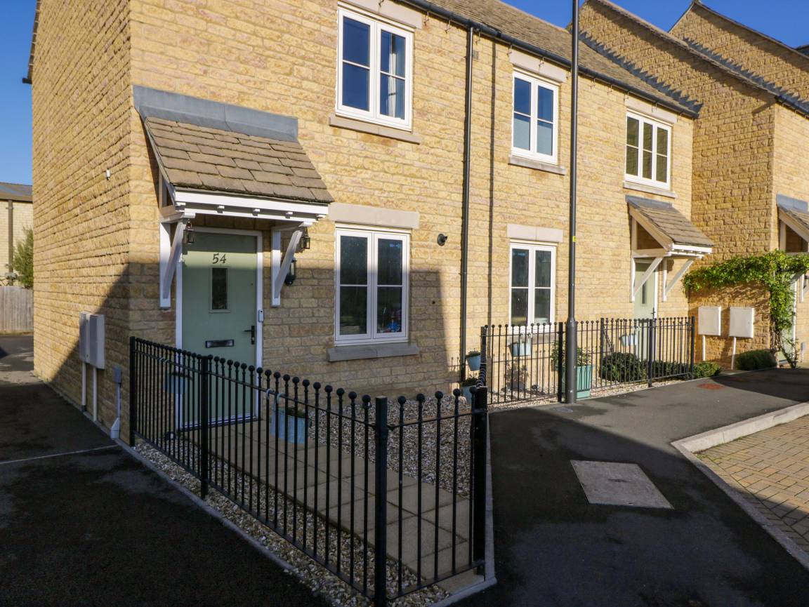 Cottage ∙ 2 Bedrooms ∙ 4 Guests - Bourton-on-the-Water