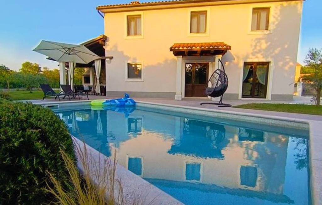 180 M² Villa ∙ 3 Bedrooms ∙ 6 Guests - Istria