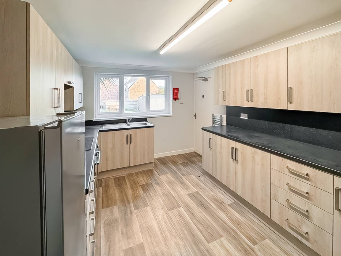 Cottage ∙ 5 Bedrooms ∙ 10 Guests - Spalding