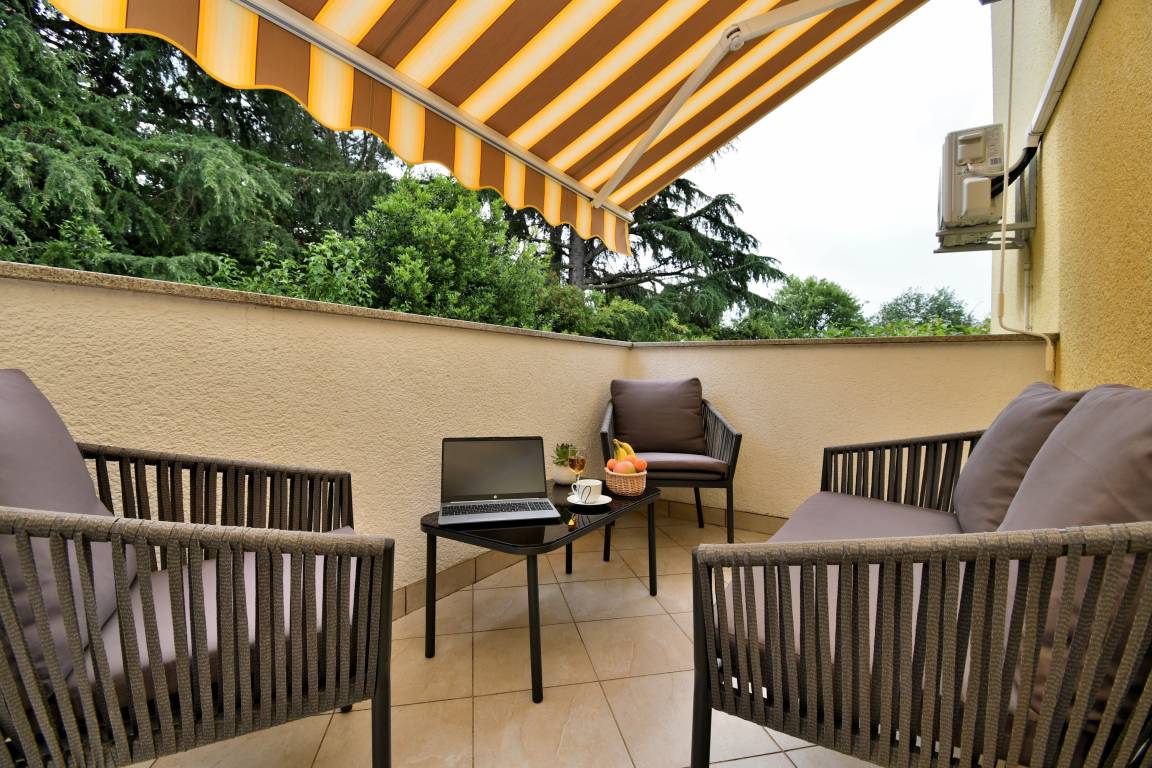 48 M² Apartment ∙ 2 Bedrooms ∙ 5 Guests - Poreč