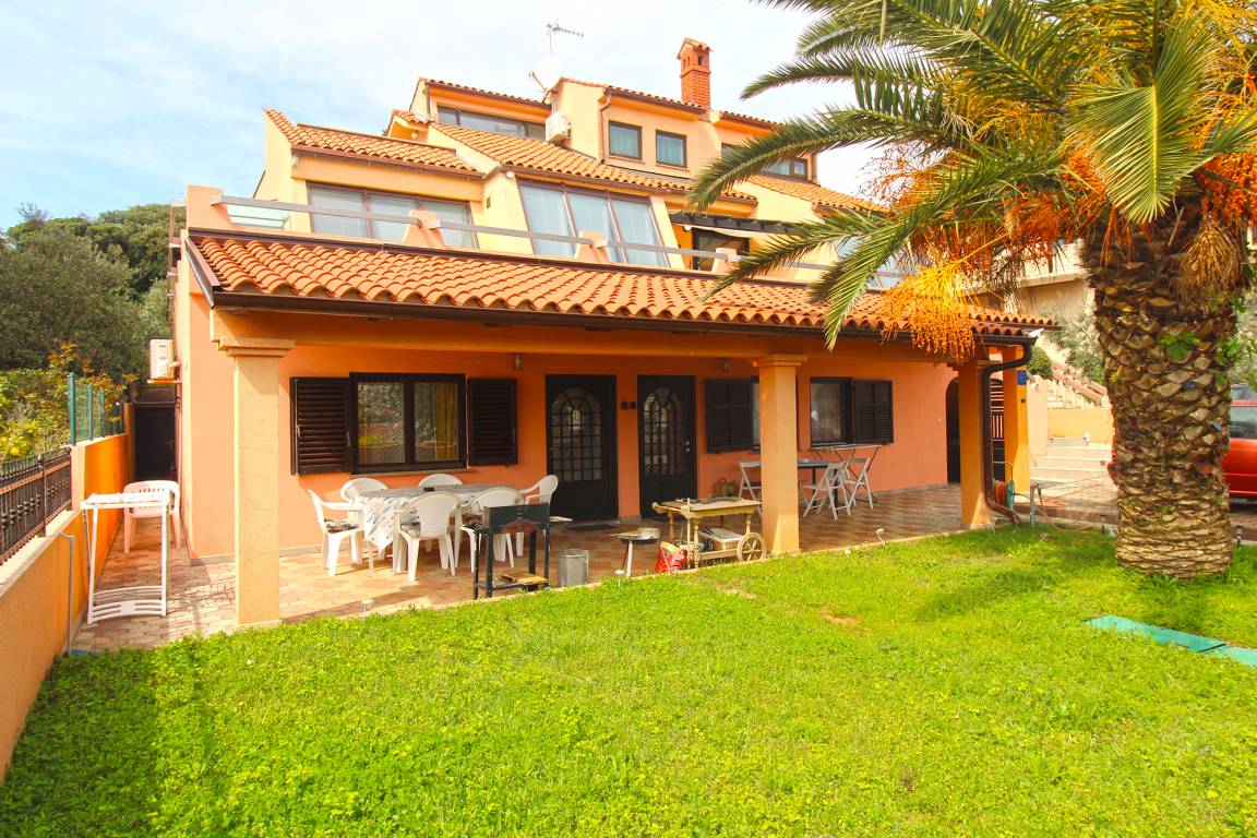 135 M² Apartment ∙ 3 Bedrooms ∙ 6 Guests - Pula