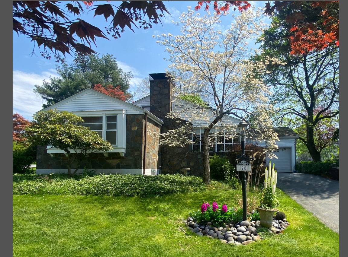 97 M² House ∙ 2 Bedrooms ∙ 3 Guests - Poughkeepsie, NY