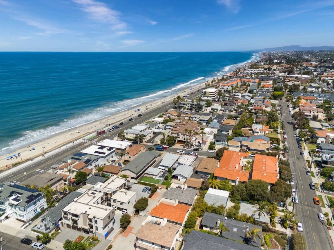 Apartment ∙ 3 Bedrooms ∙ 7 Guests - Carlsbad, CA