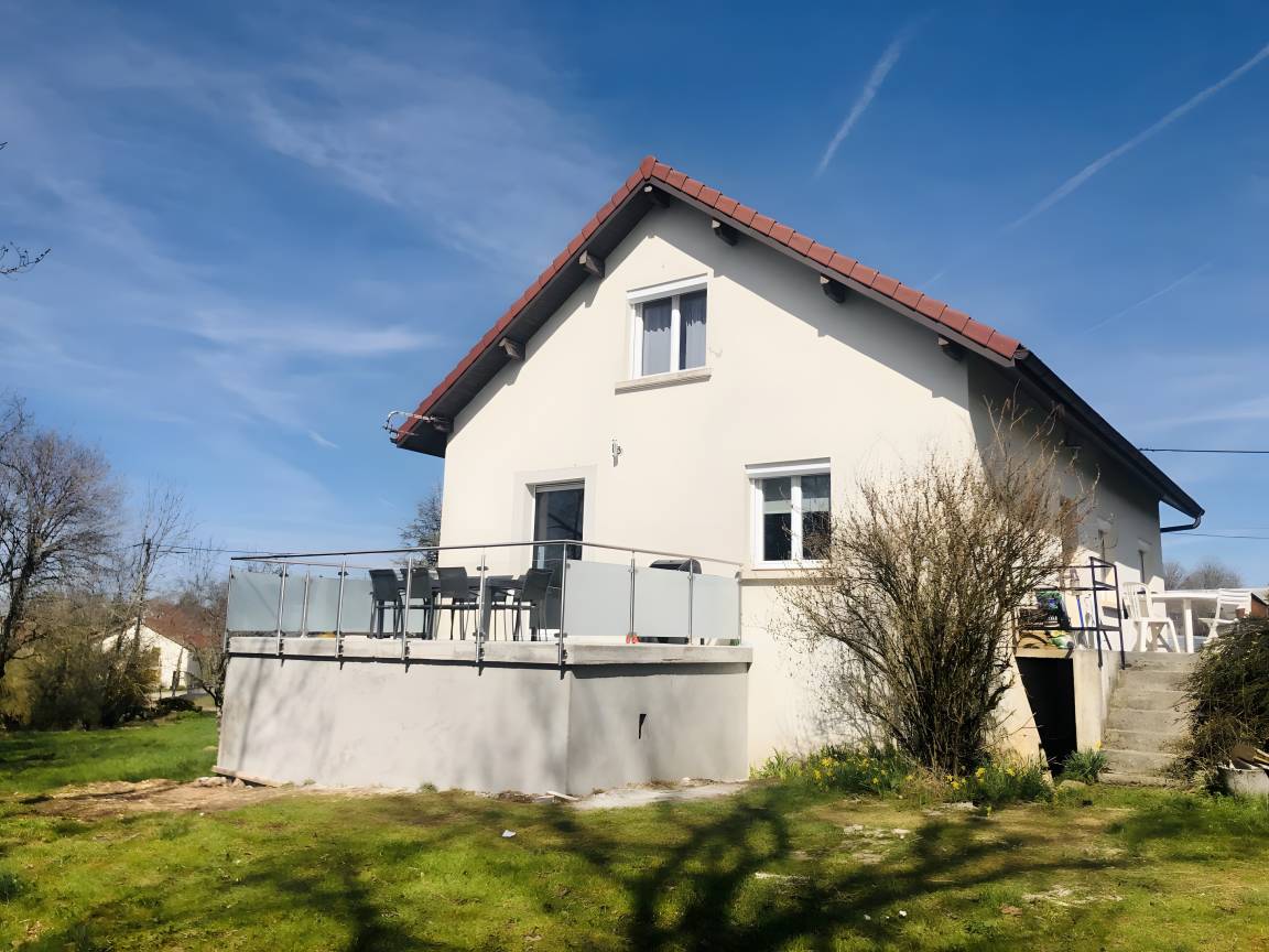 140 M² Maison De Vacances ∙ 5 Chambres ∙ 12 Personnes - Champagnole