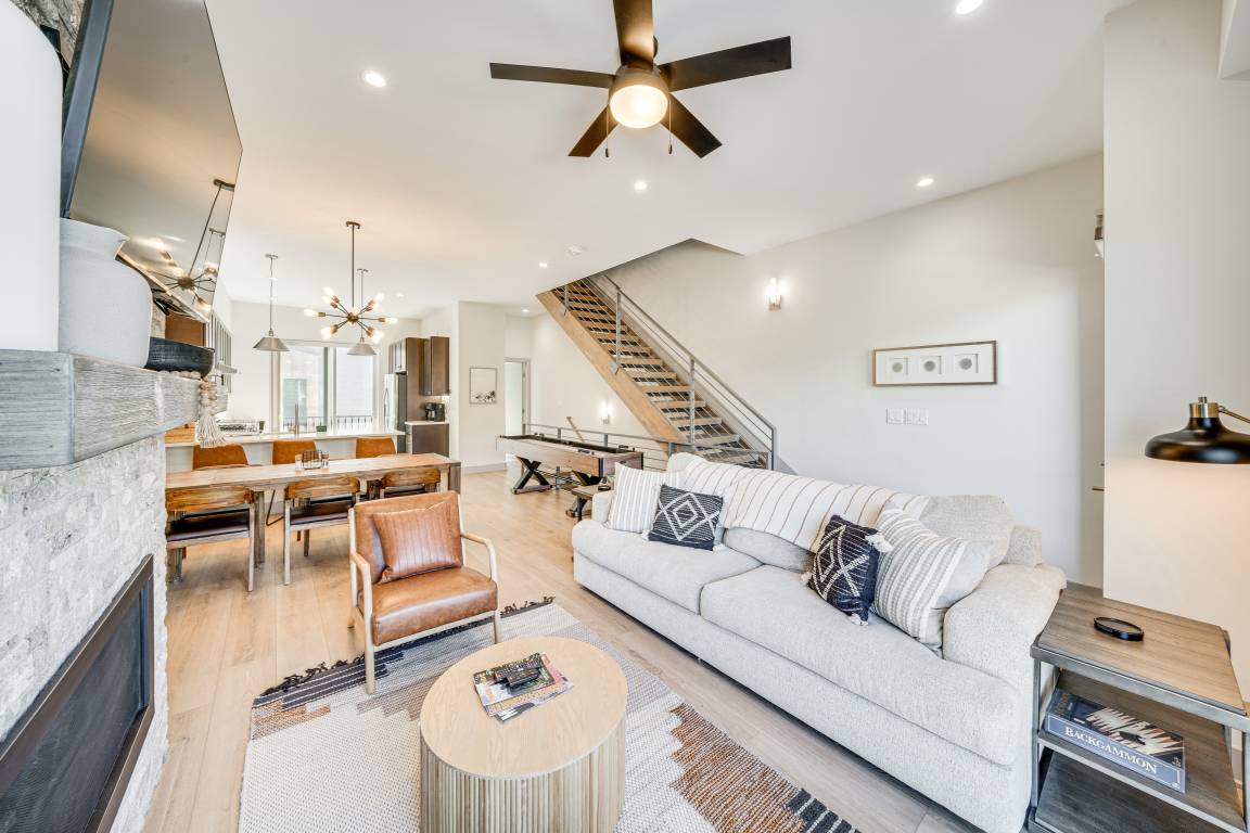 149 M² Apartment ∙ 3 Bedrooms ∙ 7 Guests - Silverthorne, CO