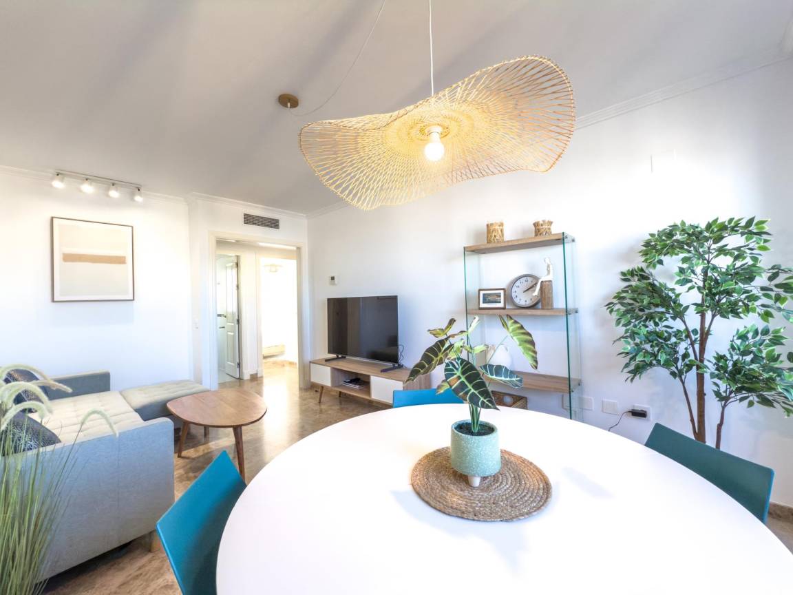 70 M² Apartamento ∙ 2 Habitaciones ∙ 4 Huéspedes - Estepona