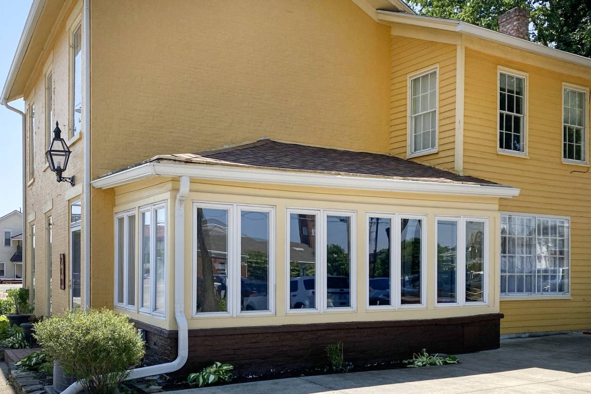 241 M² House ∙ 3 Bedrooms ∙ 6 Guests - Troy, OH