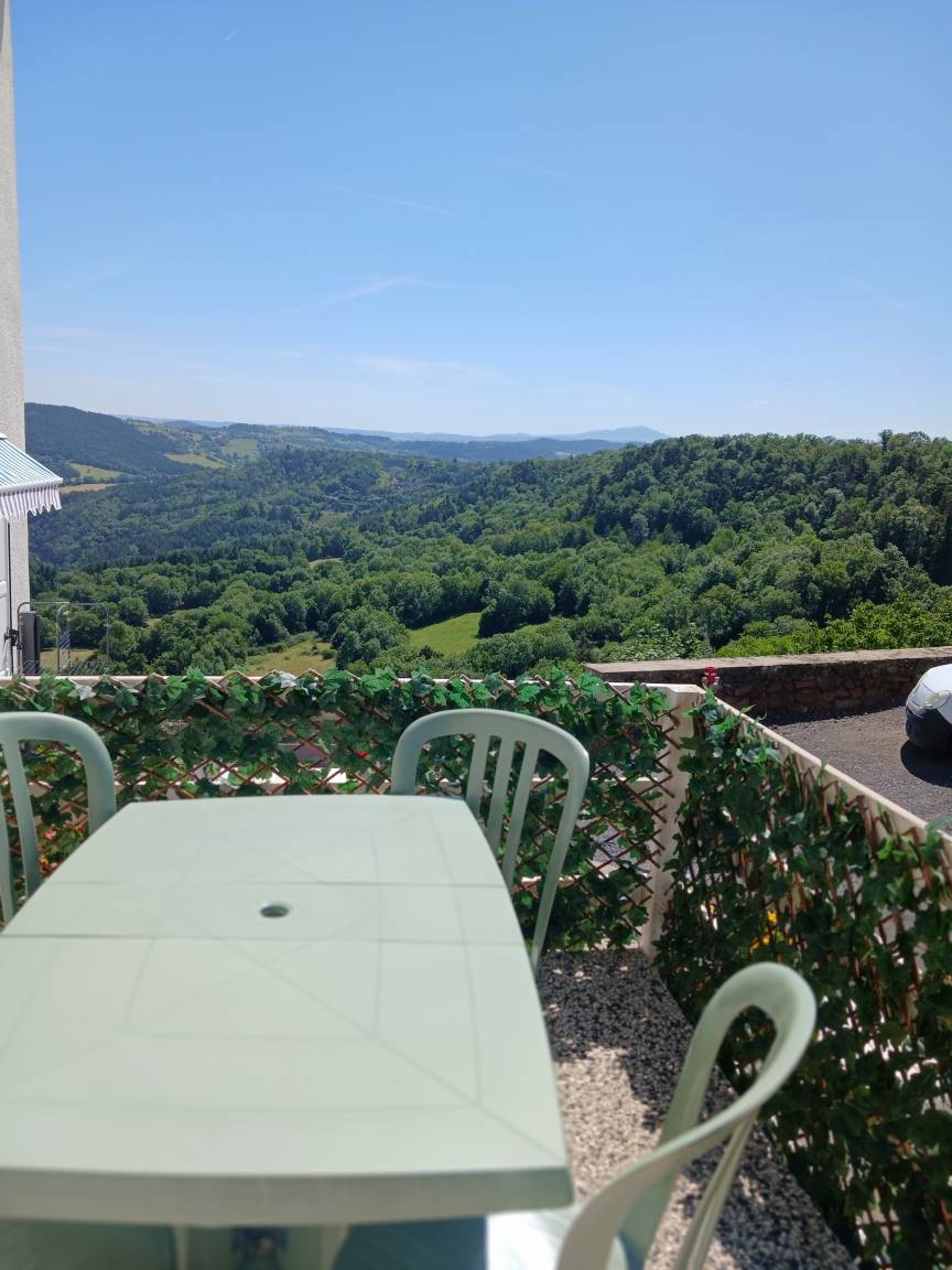 67 M² Appartement ∙ 2 Chambres ∙ 4 Personnes - Brives-Charensac