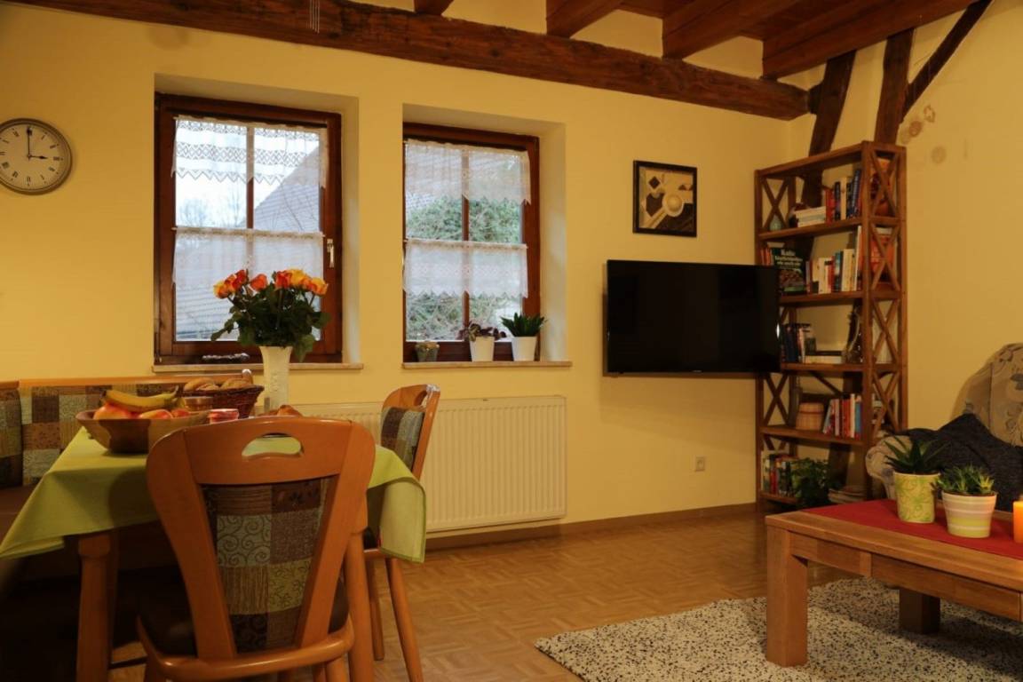 90 M² Ferienwohnung ∙ 2 Schlafzimmer ∙ 6 Gäste - Weikersheim