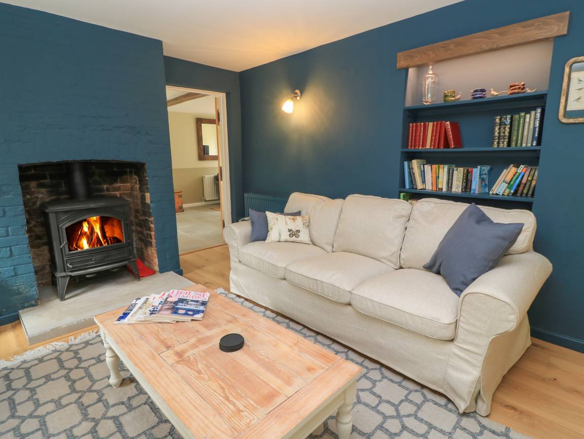Cottage ∙ 4 Bedrooms ∙ 7 Guests - Witney