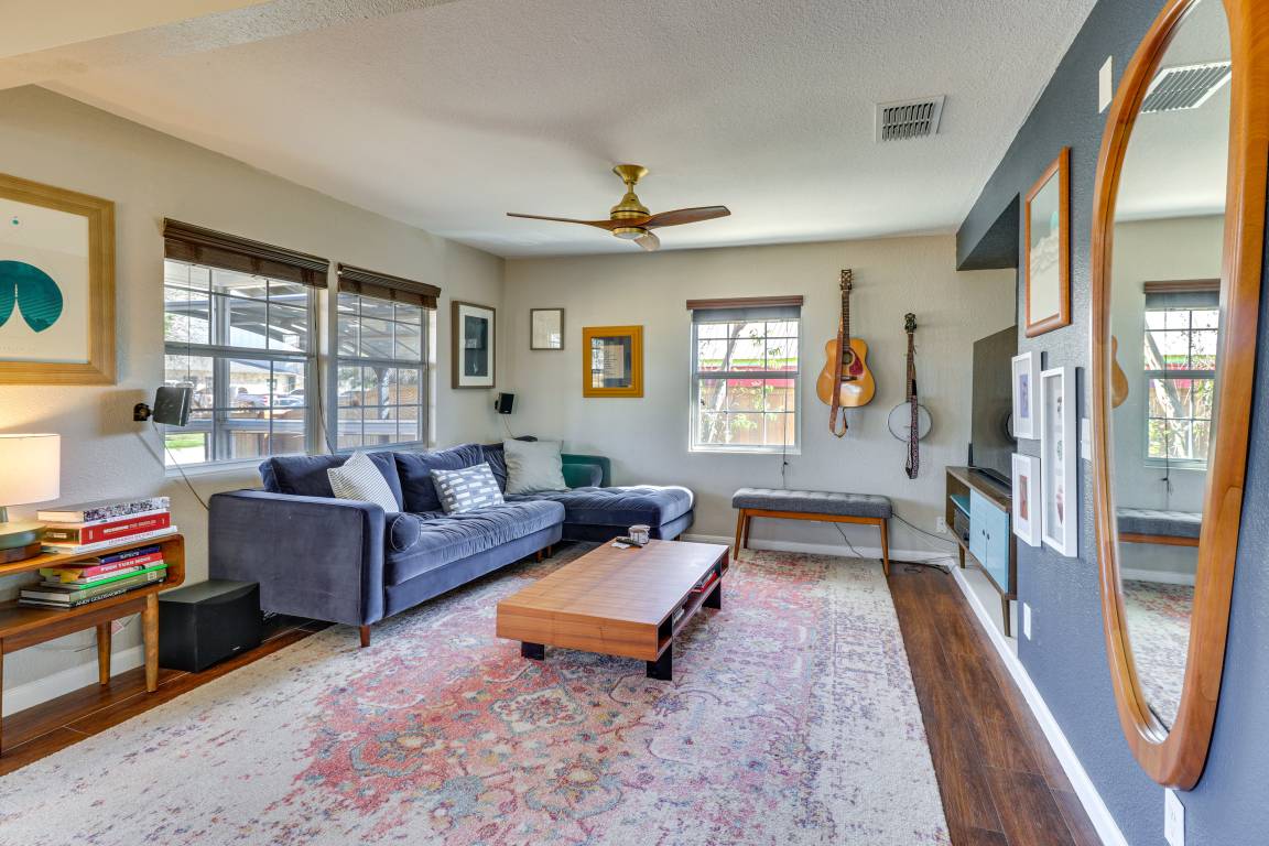 124 M² House ∙ 2 Bedrooms ∙ 6 Guests - Montopolis - Austin