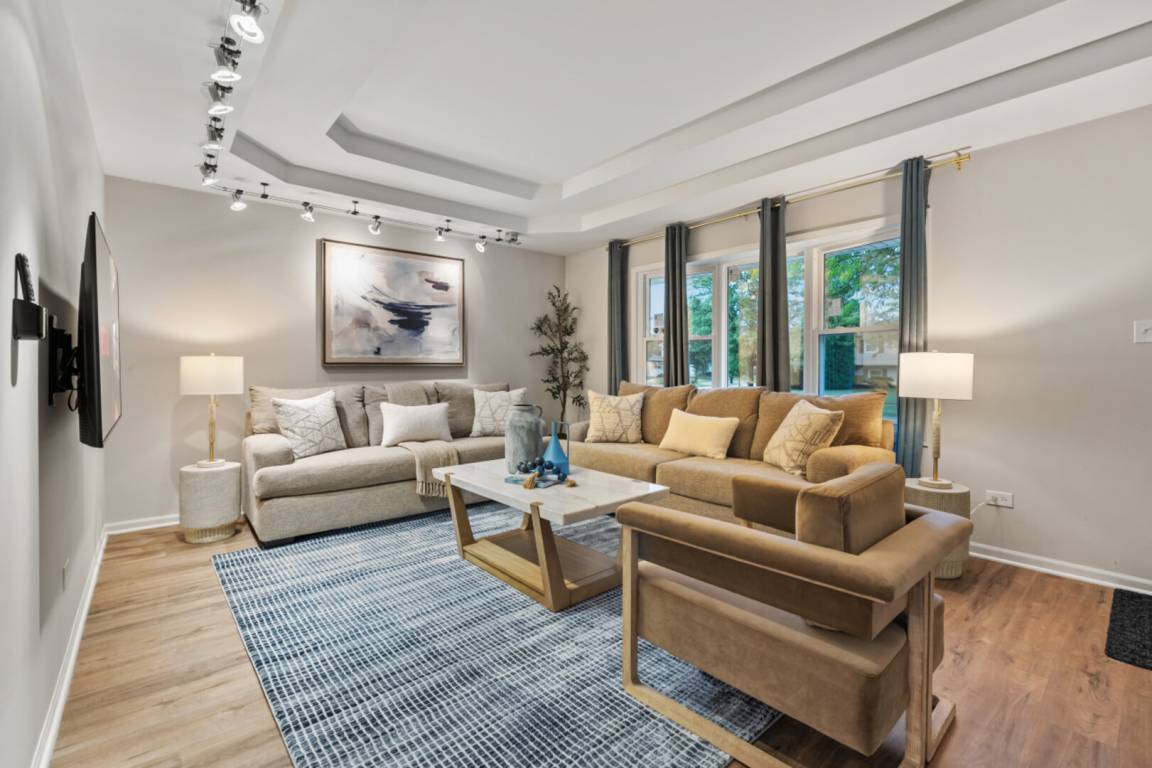 200 M² House ∙ 4 Bedrooms ∙ 8 Guests - Joliet, IL