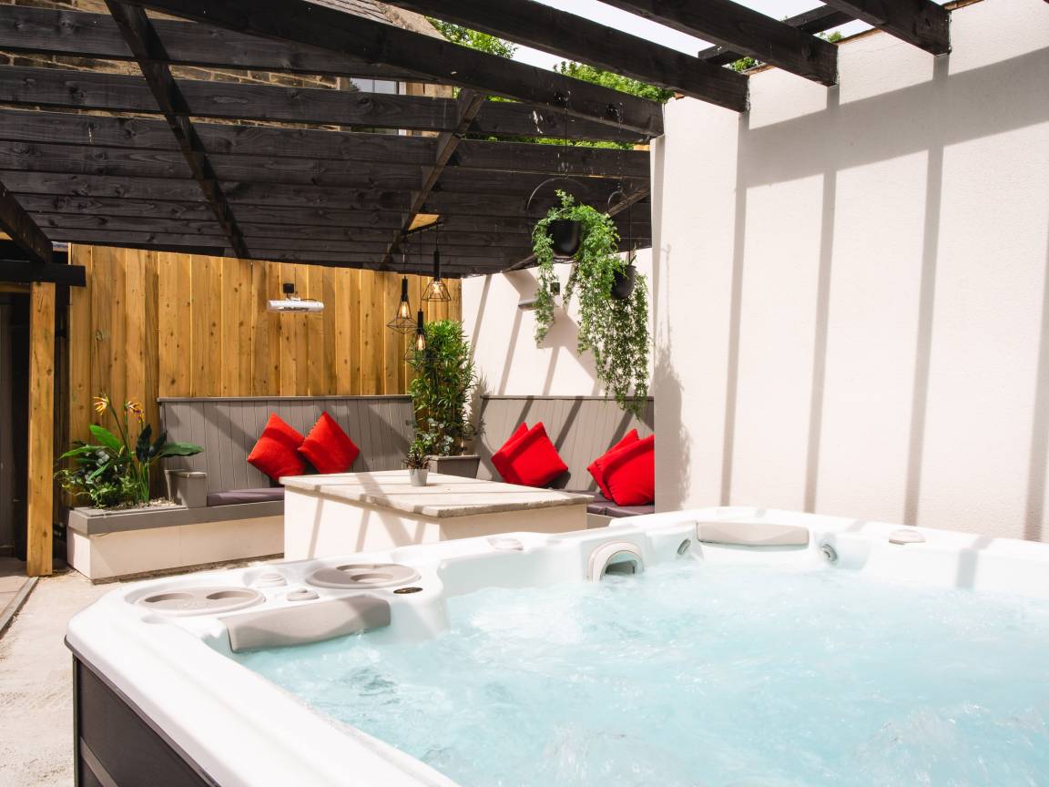 Cottage ∙ 5 Bedrooms ∙ 12 Guests - Skipton