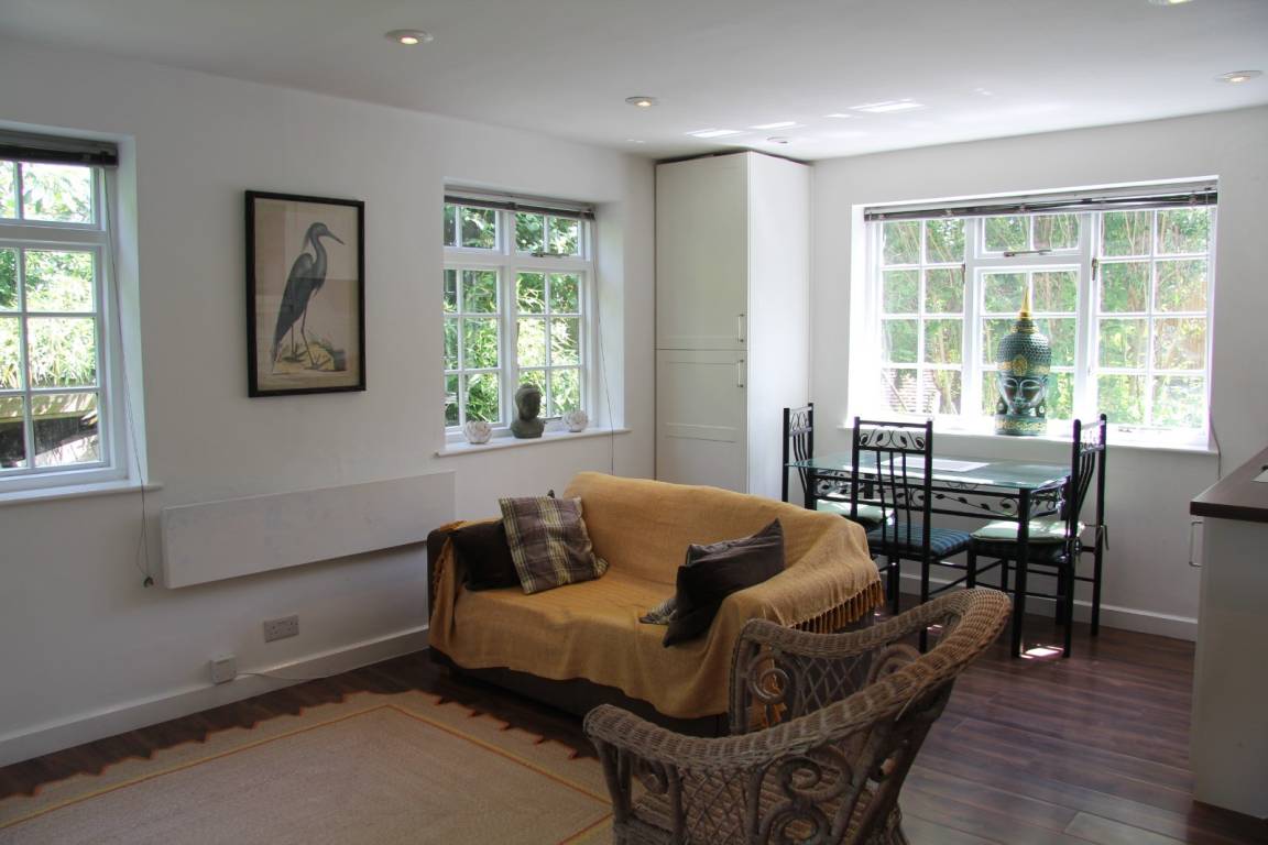600 M² Huis ∙ 1 Slaapkamer ∙ 2 Gasten - Watford