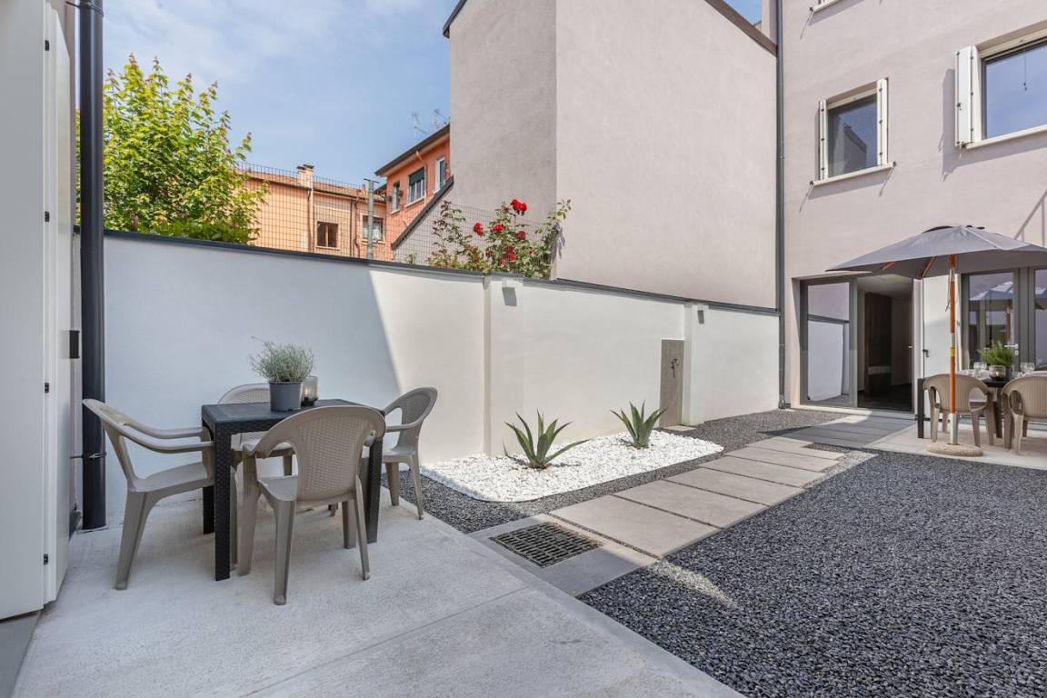 68 M² Apartamento ∙ 1 Habitación ∙ 5 Huéspedes - Ferrara