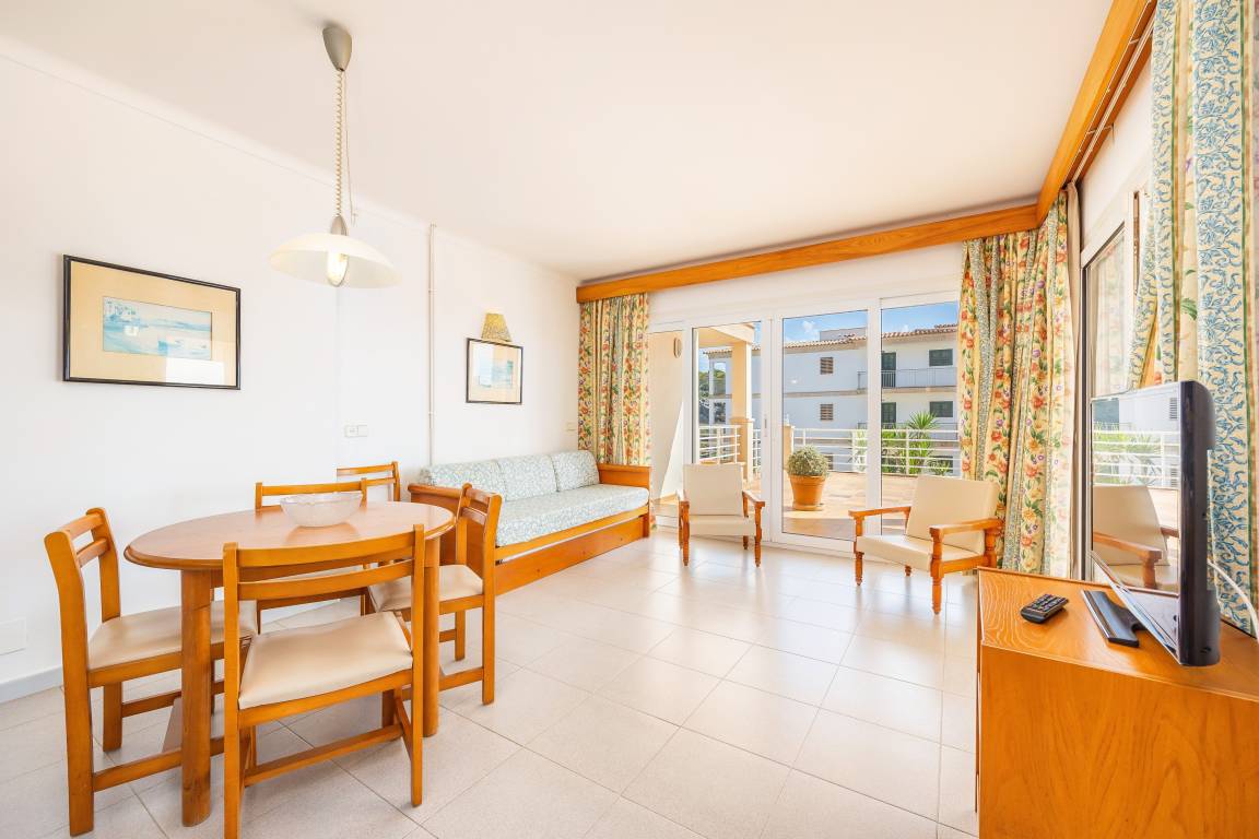 80 M² Apartment ∙ 2 Bedrooms ∙ 5 Guests - Cala Figuera