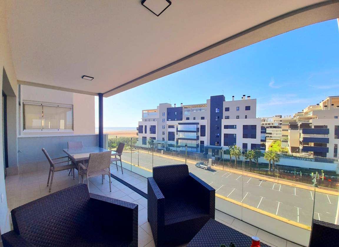 120 M² Huoneisto ∙ 2 Makuuhuonetta ∙ 5 Vierasta - Isla Cristina