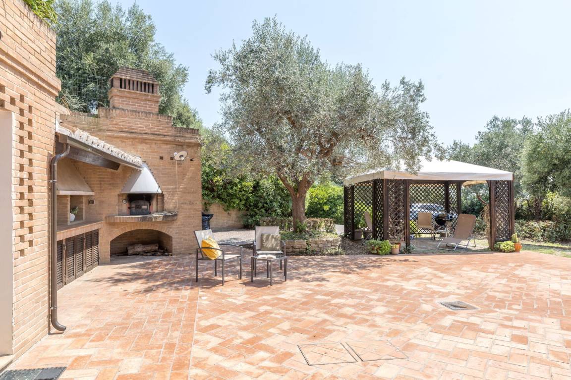 200 M² Villa ∙ 4 Bedrooms ∙ 7 Guests - Civitanova Marche