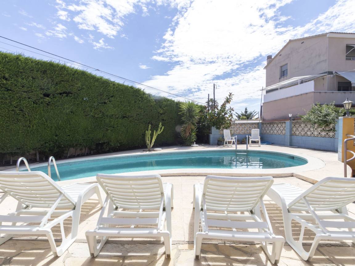 170 M² Huis ∙ 4 Slaapkamers ∙ 8 Gasten - Tarragona