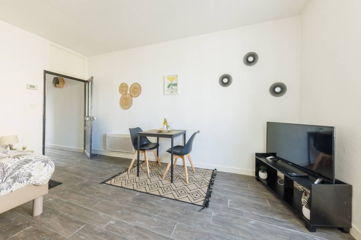 25 M² Apartament ∙ 2 Gości - Montluçon