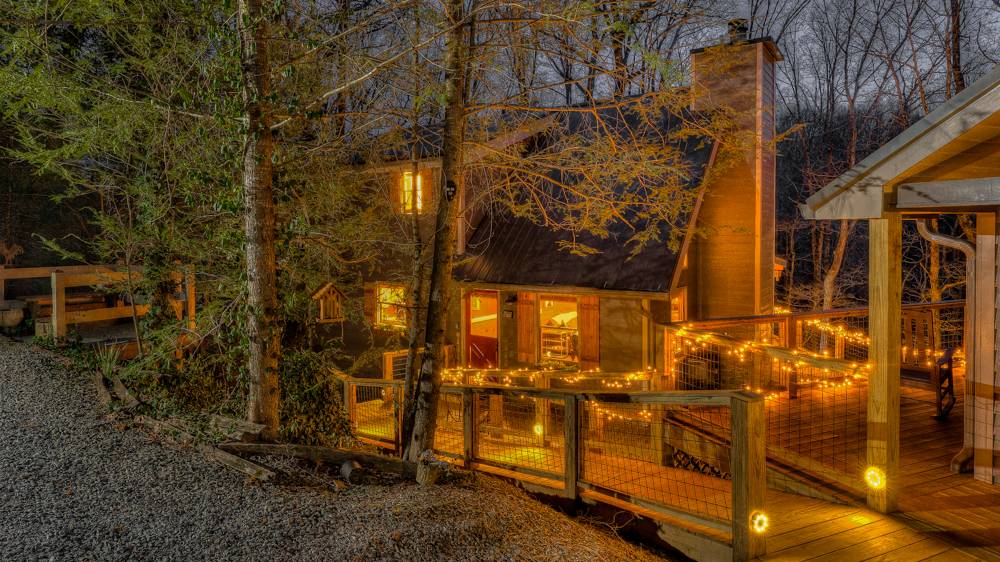 Cabin ∙ 3 Bedrooms ∙ 8 Guests - Blue Ridge, GA