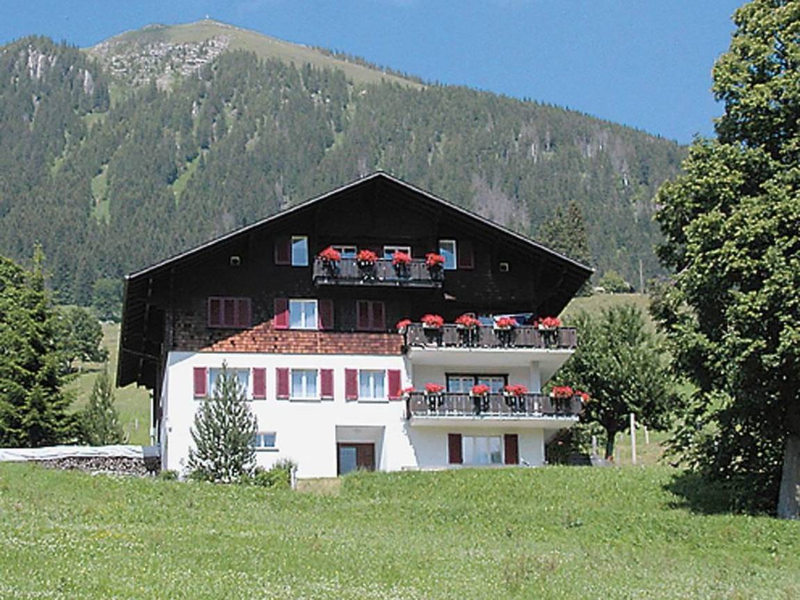 100 M² House ∙ 3 Bedrooms ∙ 6 Guests - Brienz