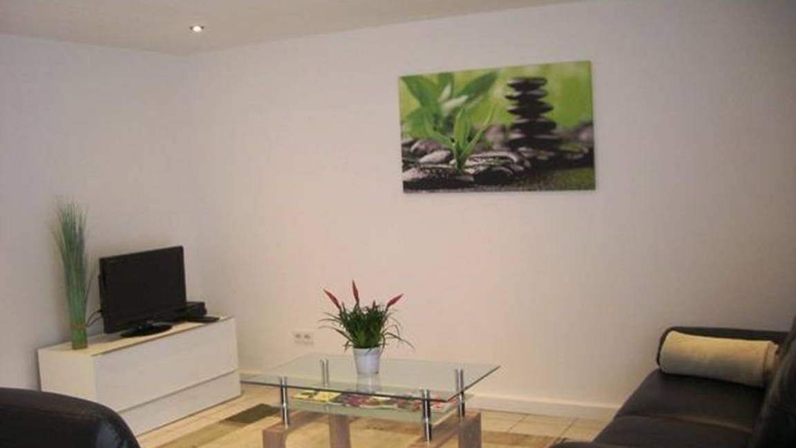 90 M² Apartment ∙ 1 Bedroom ∙ 2 Guests - Landstuhl