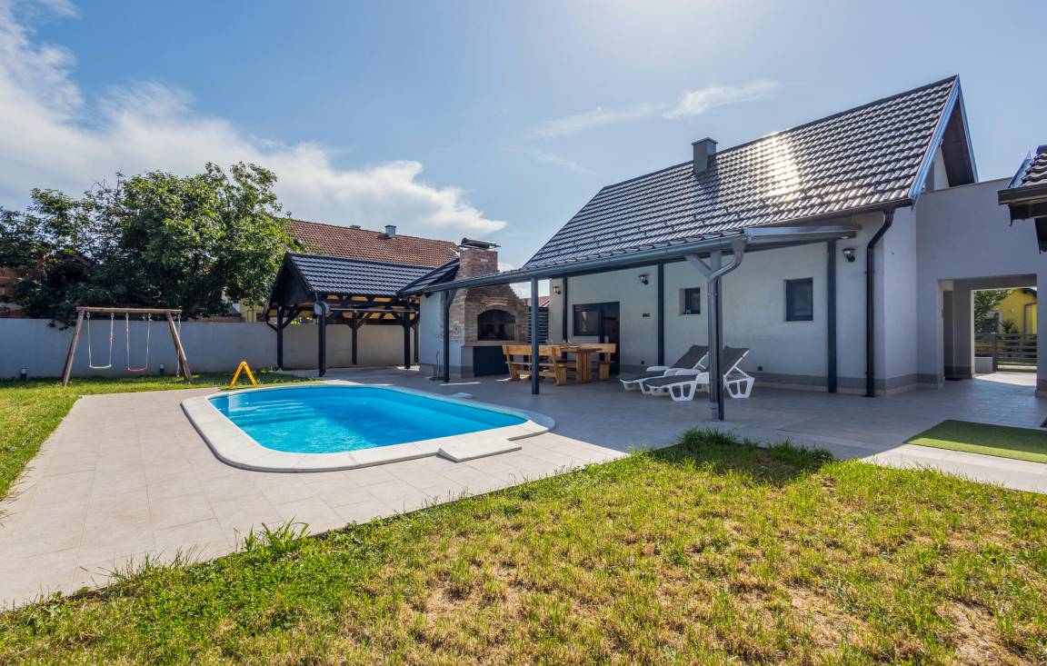 80 M² Casa ∙ 2 Habitaciones ∙ 5 Huéspedes - Vukovar
