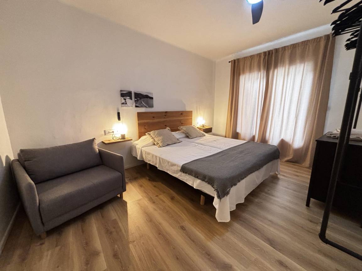 104 M² House ∙ 4 Bedrooms ∙ 8 Guests - Roses