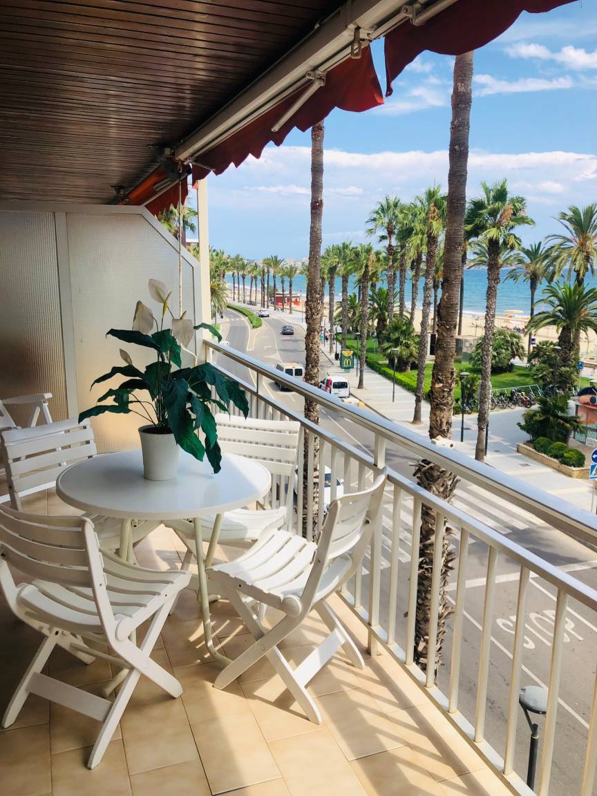 75 M² Apartamento ∙ 2 Habitaciones ∙ 7 Huéspedes - Cambrils