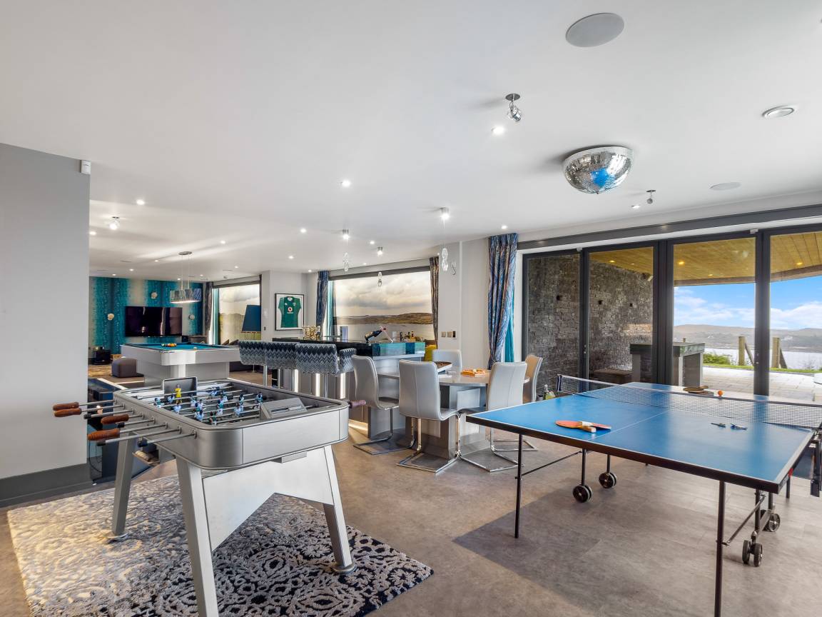 750 M² House ∙ 5 Bedrooms ∙ 10 Guests - Clifden