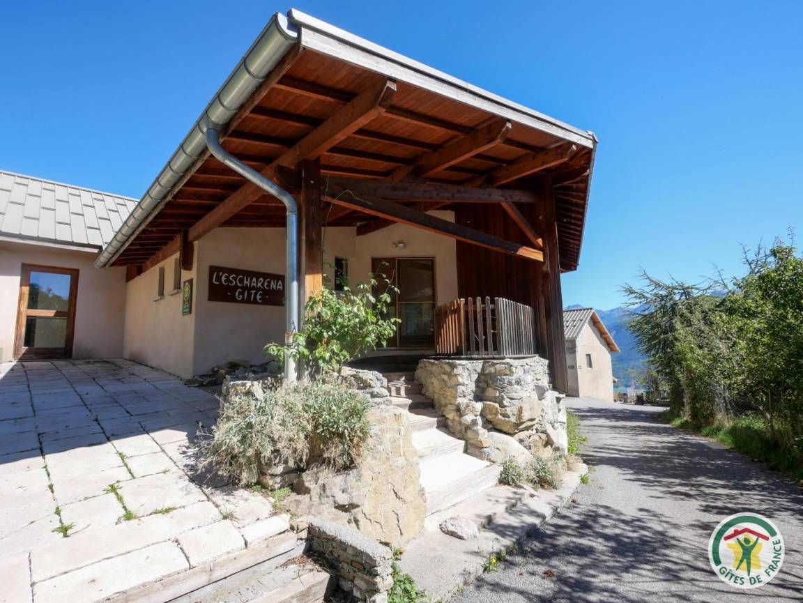 180 M² Gîte ∙ 4 Chambres ∙ 15 Personnes - Embrun