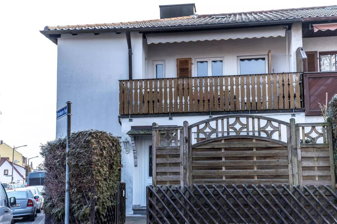 65 M² Ferienhaus ∙ 2 Schlafzimmer ∙ 3 Gäste - Erlangen