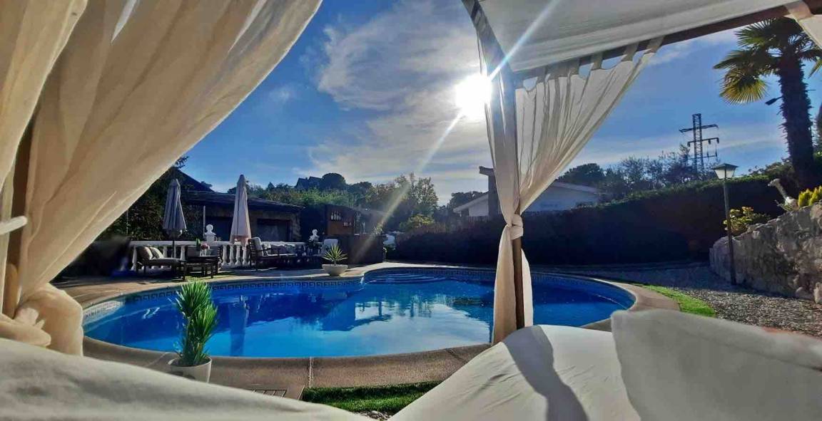 350 M² Maison De Vacances ∙ 4 Chambres ∙ 10 Personnes - Galapagar