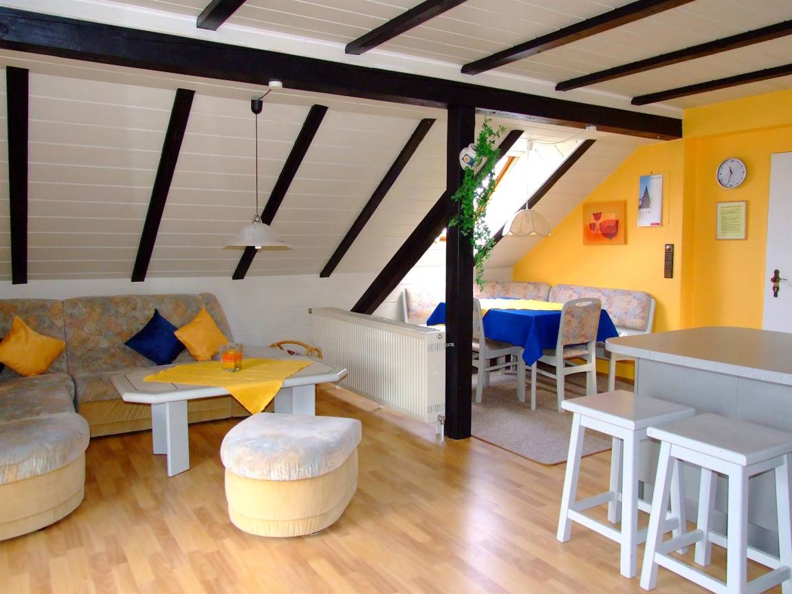 120 M² Ferienwohnung ∙ 3 Schlafzimmer ∙ 4 Gäste - Bad Berneck im Fichtelgebirge