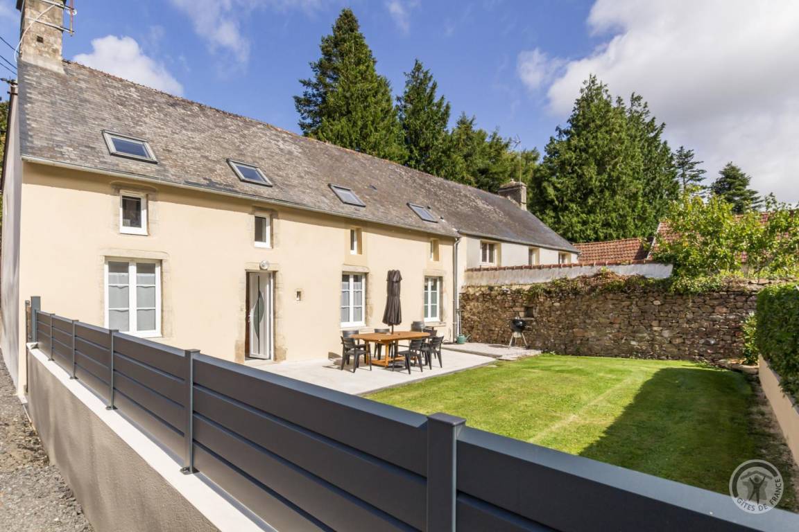 Gîte ∙ 3 Chambres ∙ 7 Personnes - Valognes