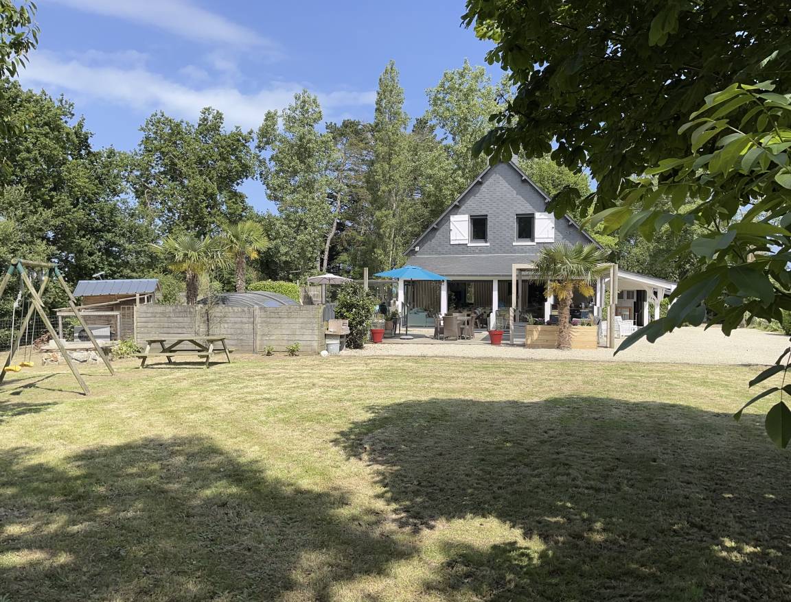 120 M² Villa ∙ 4 Bedrooms ∙ 8 Guests - Brittany
