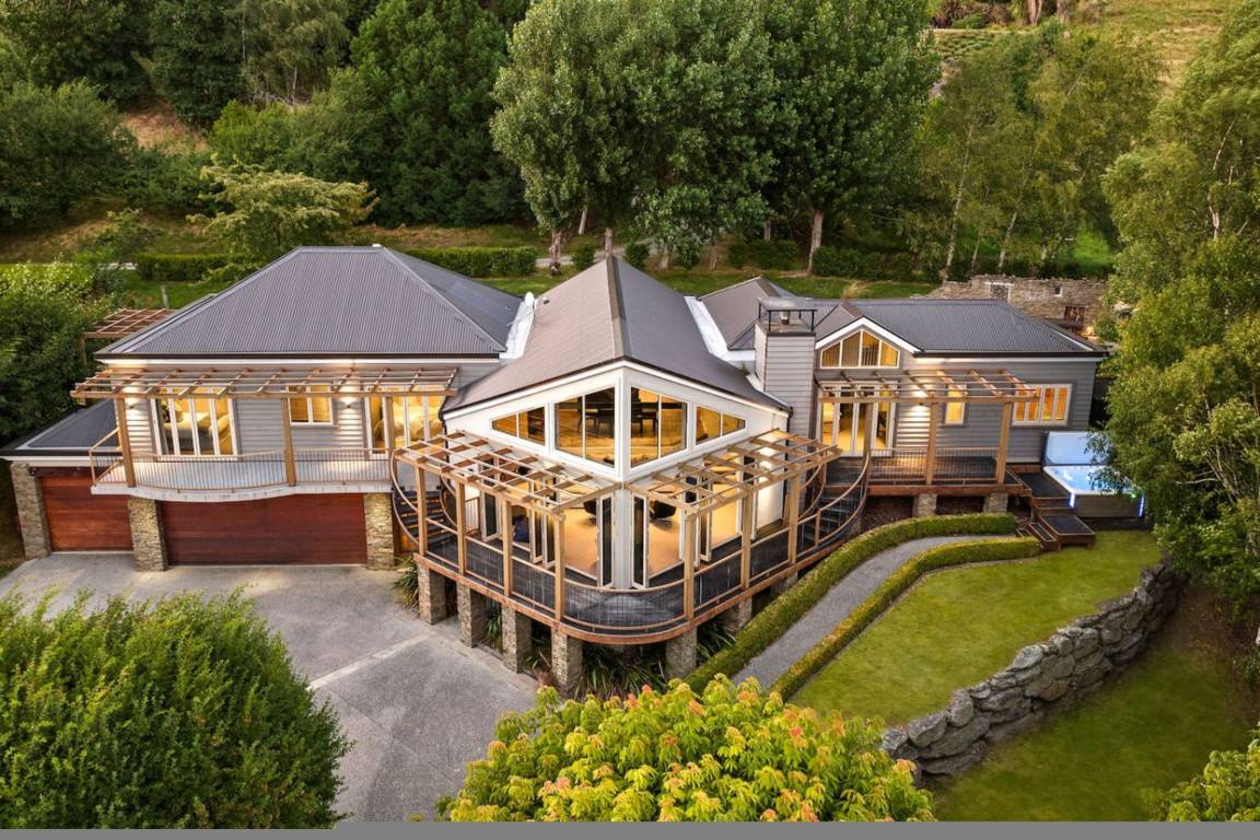 Villa ∙ 4 Bedrooms ∙ 8 Guests - Arrowtown