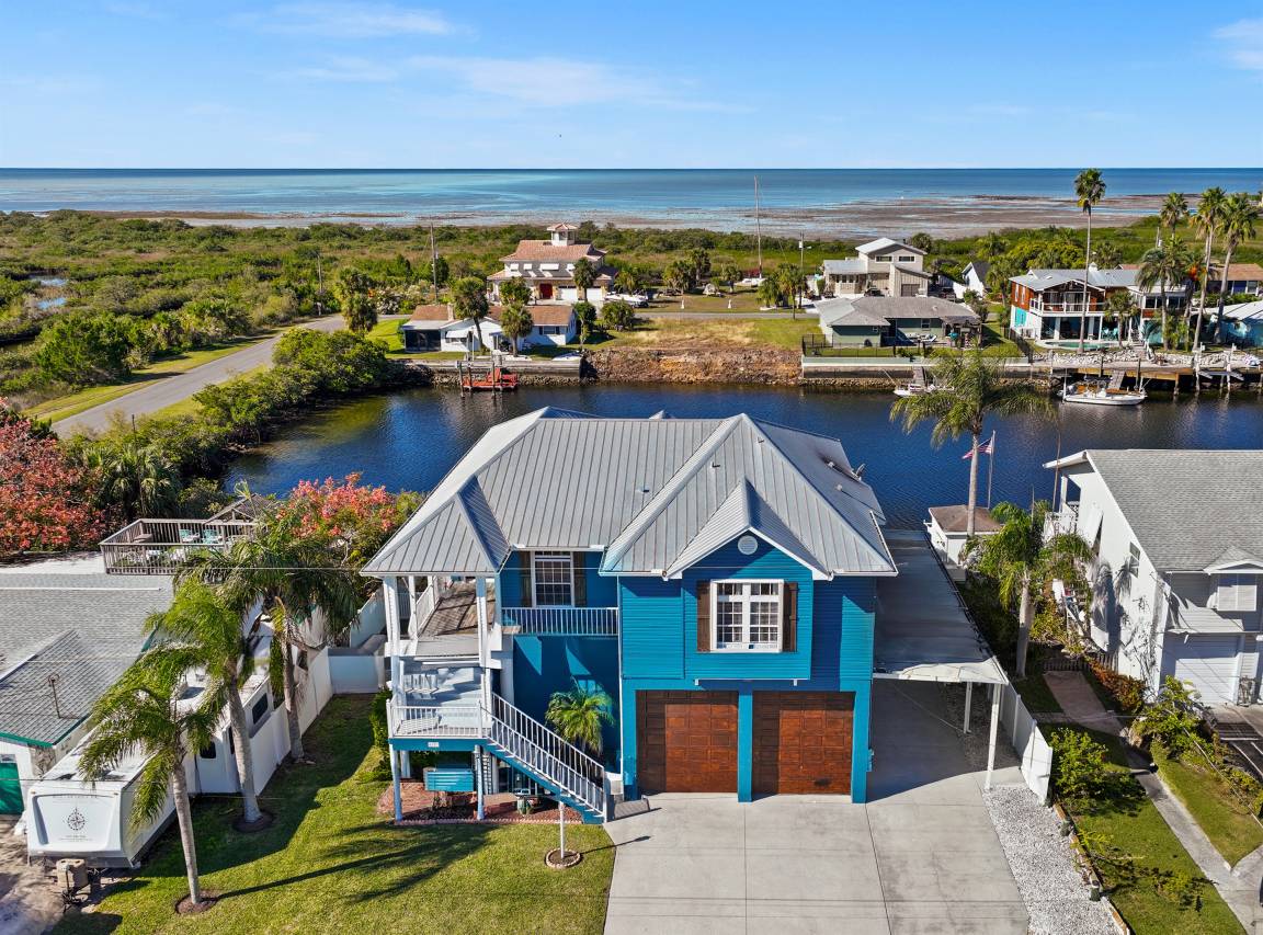 191 M² House ∙ 4 Bedrooms ∙ 10 Guests - Weeki Wachee, FL